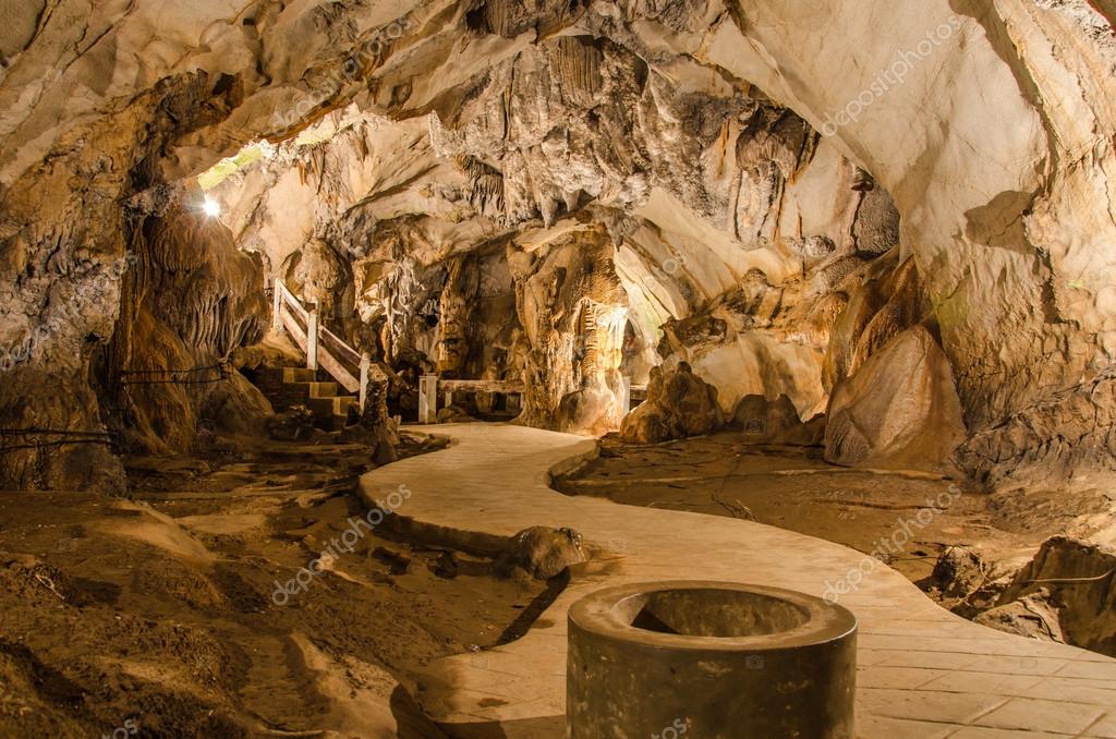 Pathway underground cave in Laos, with stalagmites and stalactit Stock ...
