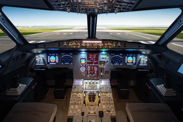 Embraer cockpit Stock Photos, Royalty Free Embraer cockpit Images ...