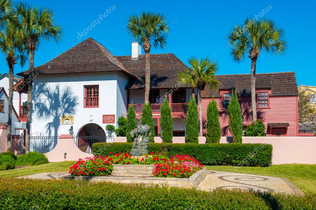 Edificio de la Fundación St. Augustine en 97 St. George Street en el centro histórico de St ...