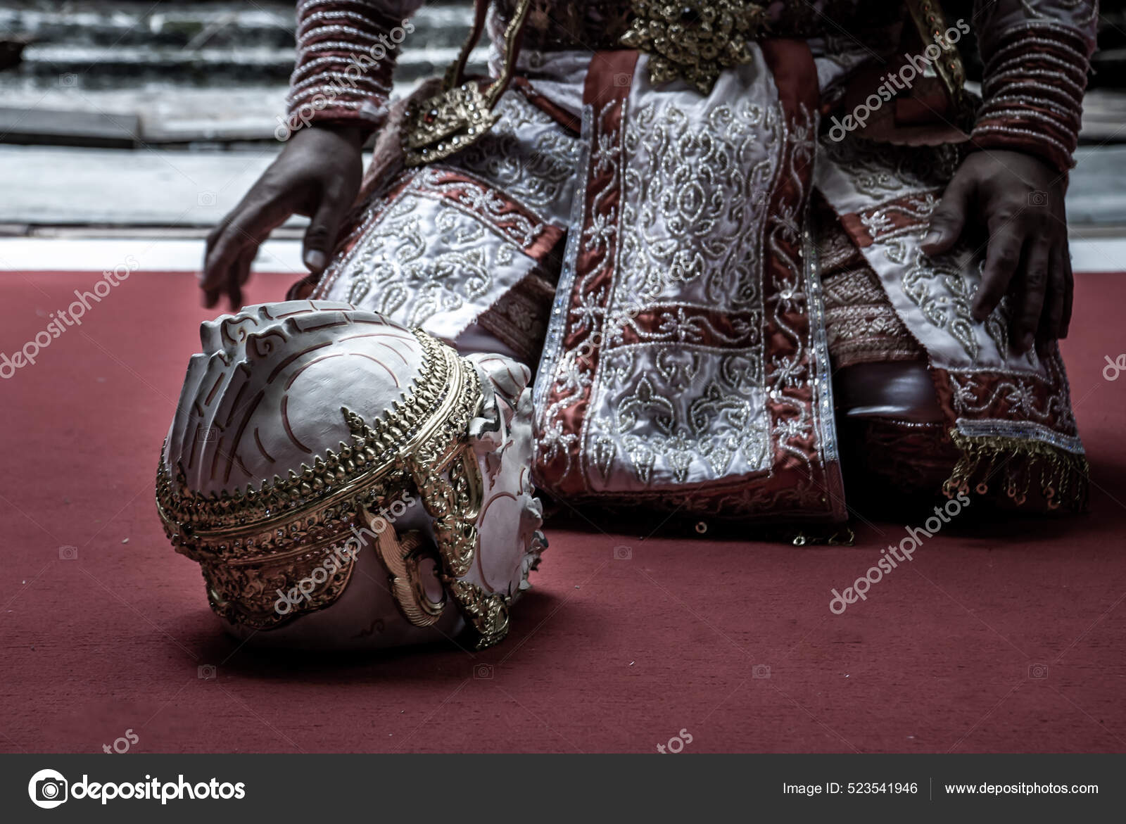 Beautiful Ancient Fine Art Masks Hanuman Hua Khon Dancing Performance ...