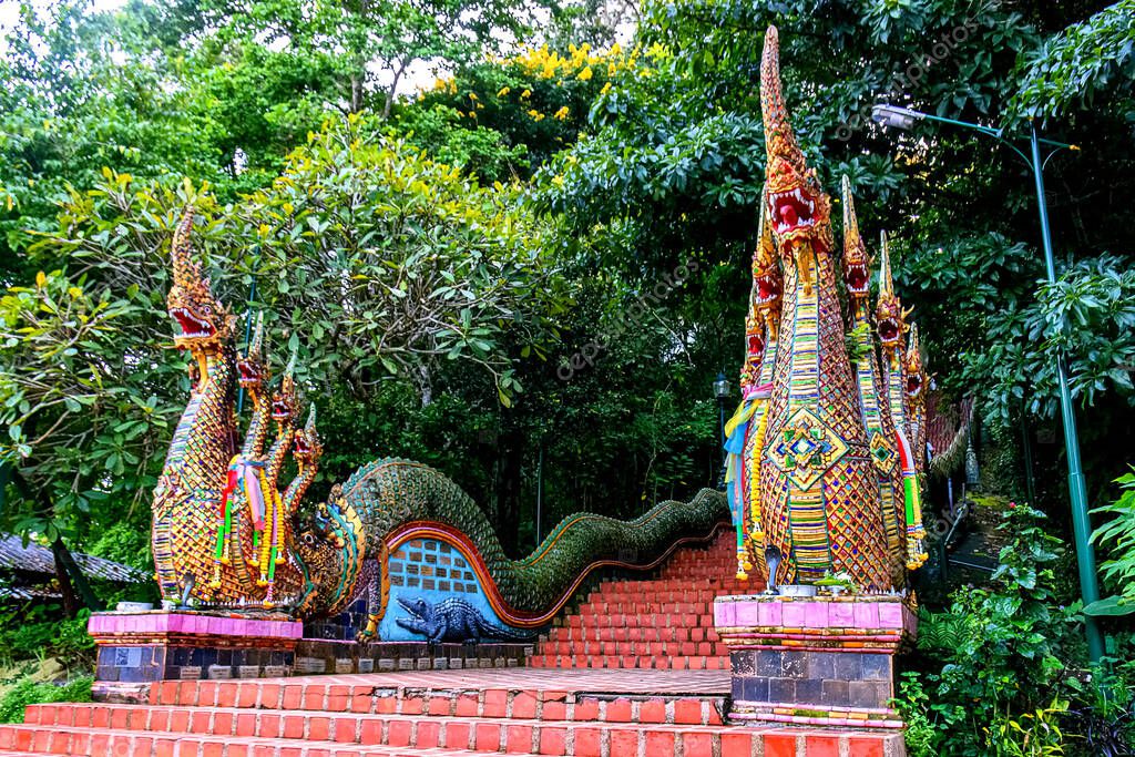 Naga Escaleras a Phra Que Doi Suthep Templo en Chiang Mai, Tailandia. 2024