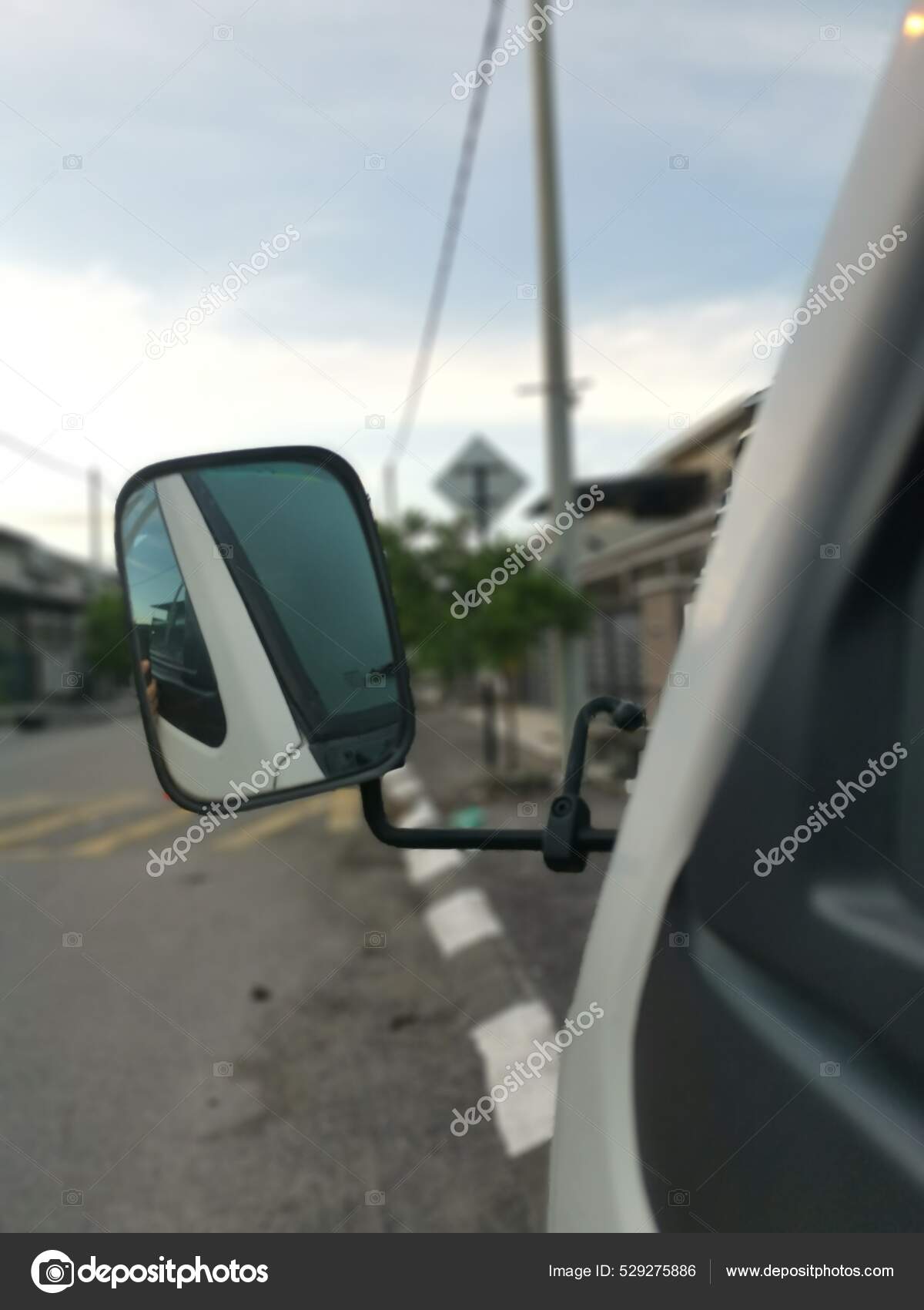 Reflective Car Side Mirror Park Street — Stock Photo © sweemingyoung ...
