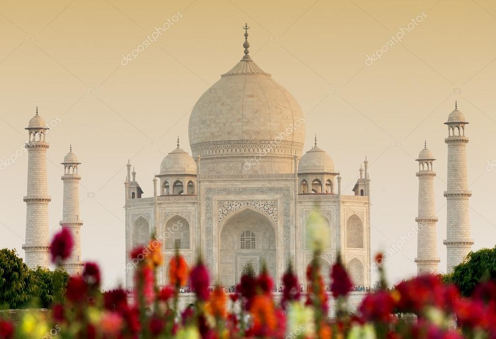 Taj Mahal in sunset light, Agra, Uttar Pradesh, India — Stock Photo ...
