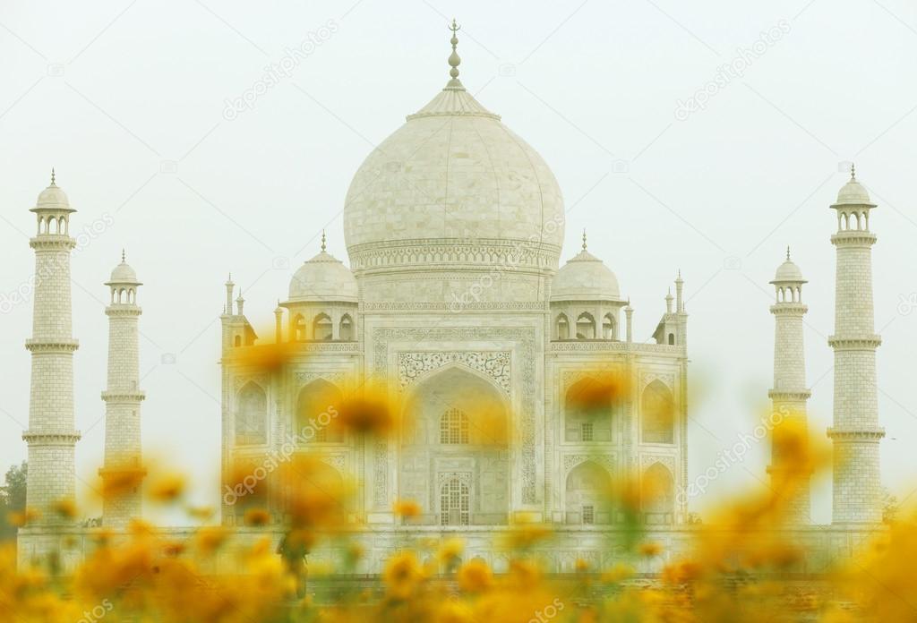 Taj Mahal in sunset light, Agra, Uttar Pradesh, India — Stock Photo ...