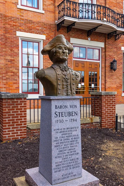 Angola, Indiana, Estados Unidos - 21 de agosto de 2021: Escultura en ...