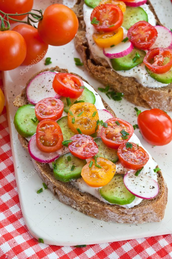 Whole wheat bread with vegetables — Stock Photo © BarbaraNeveu #46341651