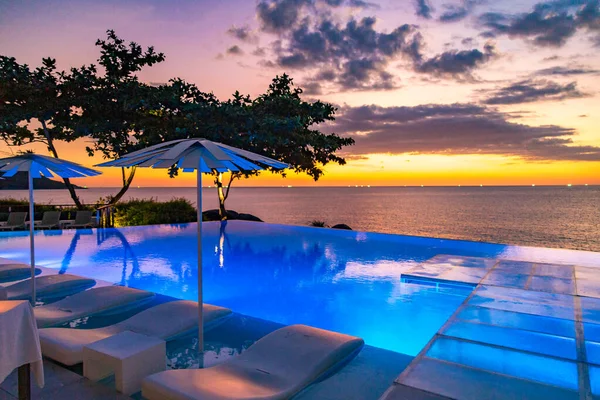 Infinity pool resort Stock Photos, Royalty Free Infinity pool resort ...