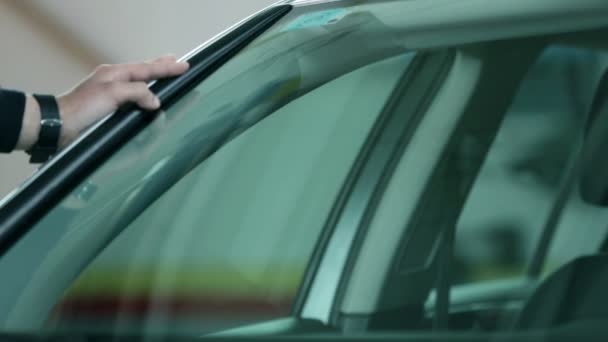 691 Man knocking Stock Videos, 4K & HD Footage | Depositphotos