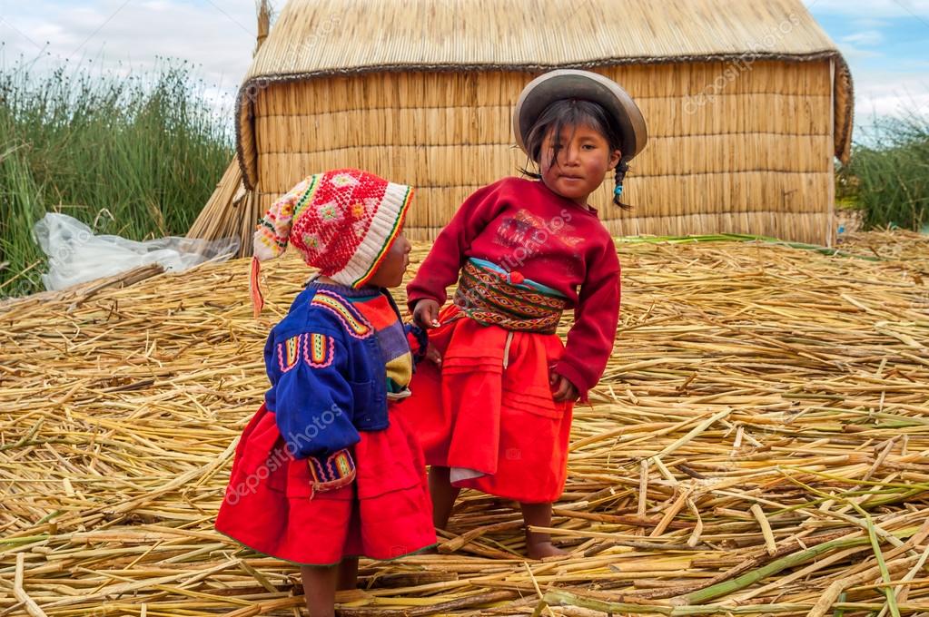 Peruvian Children from The Los Uros Island – Stock Editorial Photo ...