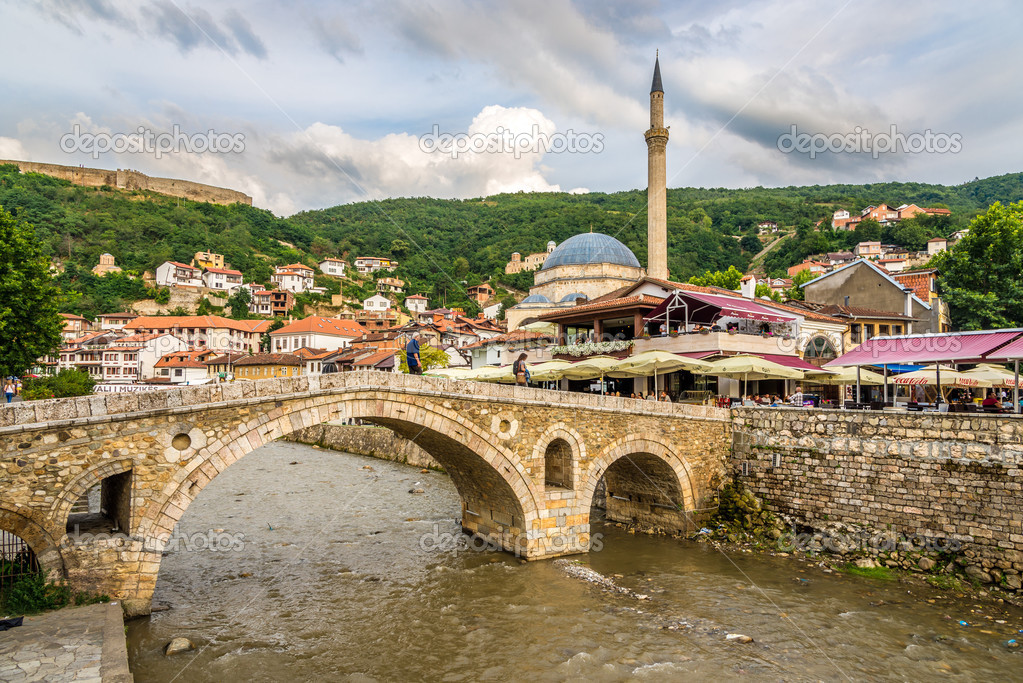 View at the old stone bridge in Prizren – Stock Editorial Photo ...