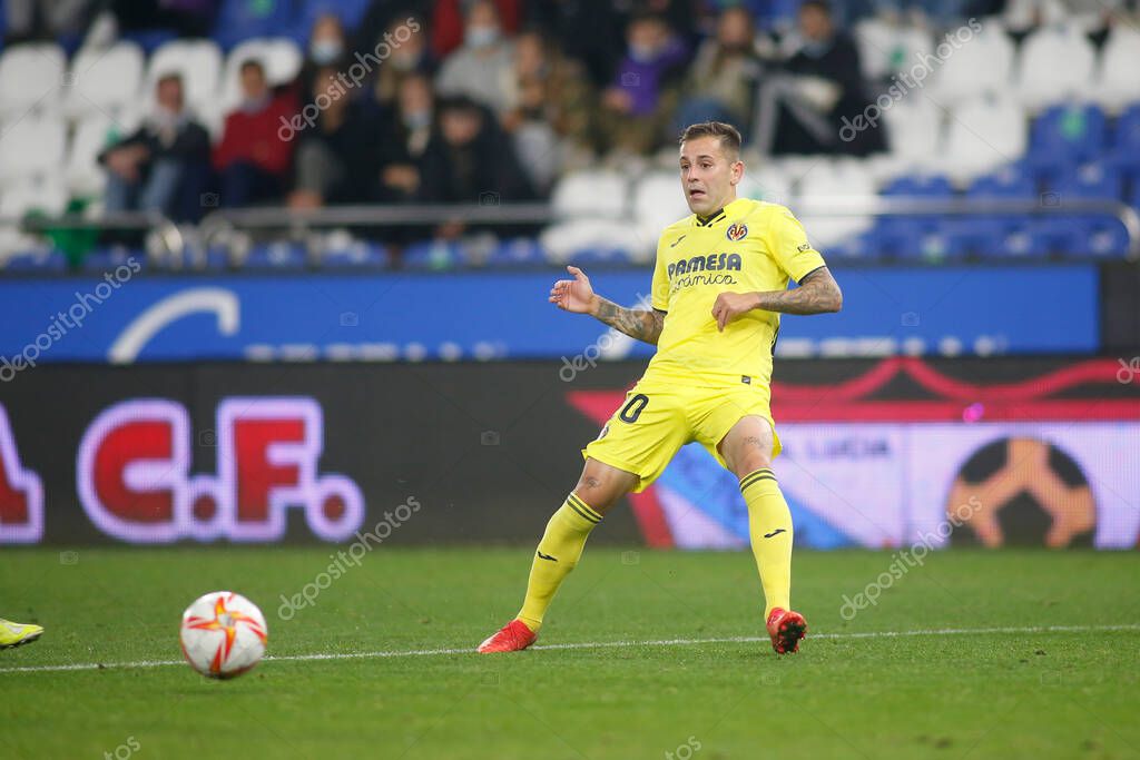 Rubén Peña en acción durante el partido de fútbol de la Copa del Rey de ...