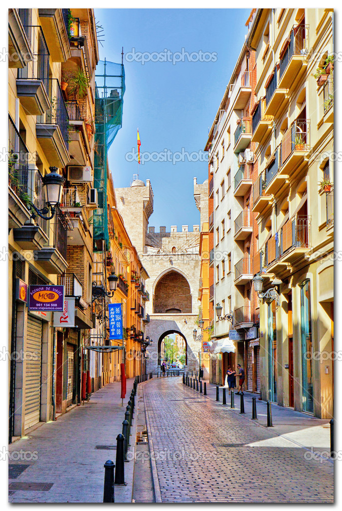 Valencia, Spain, view of narrow town streets. — Stock Photo © zx6r92 ...