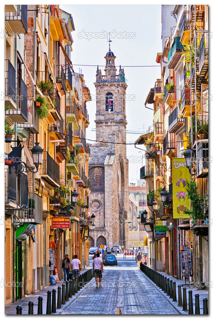 Valencia, Spain, view of narrow town streets. — Stock Photo © zx6r92 ...