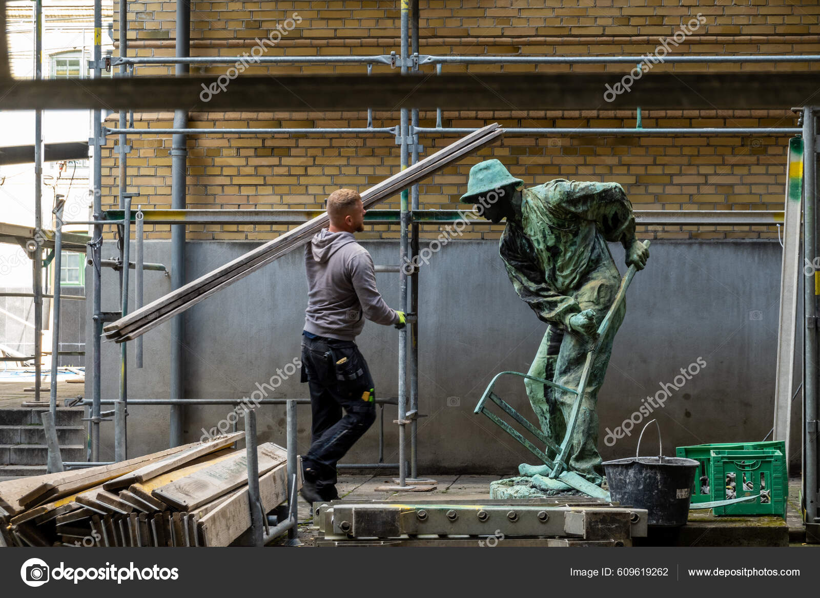 Copenhagen Denmark Sept 2022 Worksite Lifts Beam Wood Statue ...