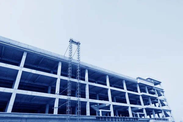 High rise residential construction site in a city — Stock Photo ...