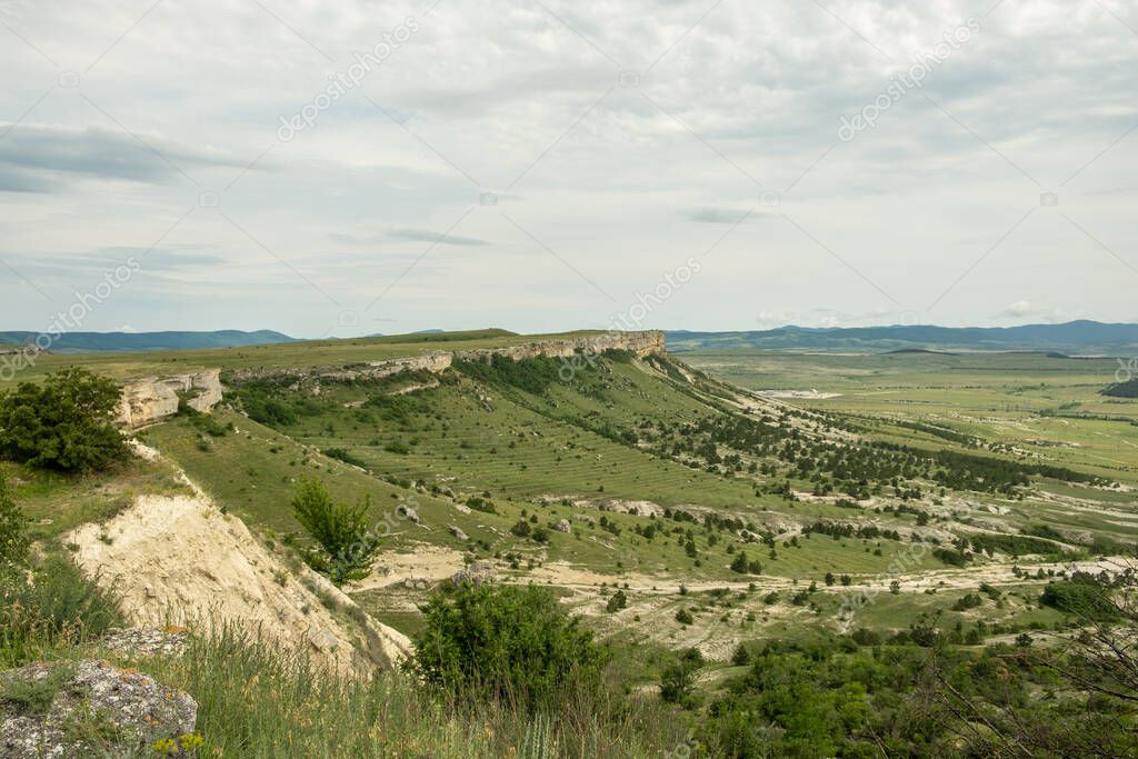 Panorama del paisaje estepa. Vista desde la montaña hasta los ...
