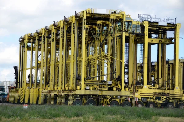 135 Straddle carrier Stock Photos | Free & Royalty-free Straddle ...