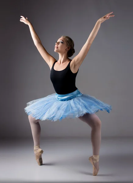 Female ballet dancer Stock Photo by ©handmademedia 32925765