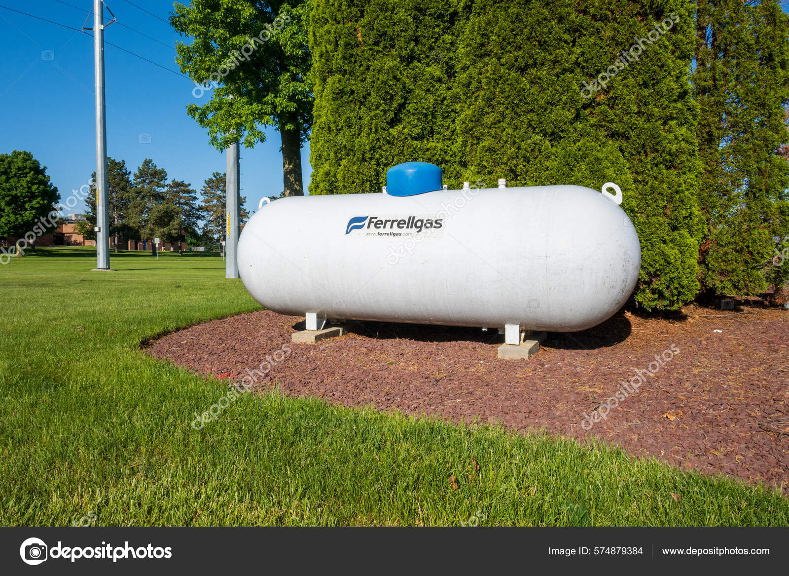 Dimondale June 2022 Large Ferrellgas White Propane Storage Tank High ...