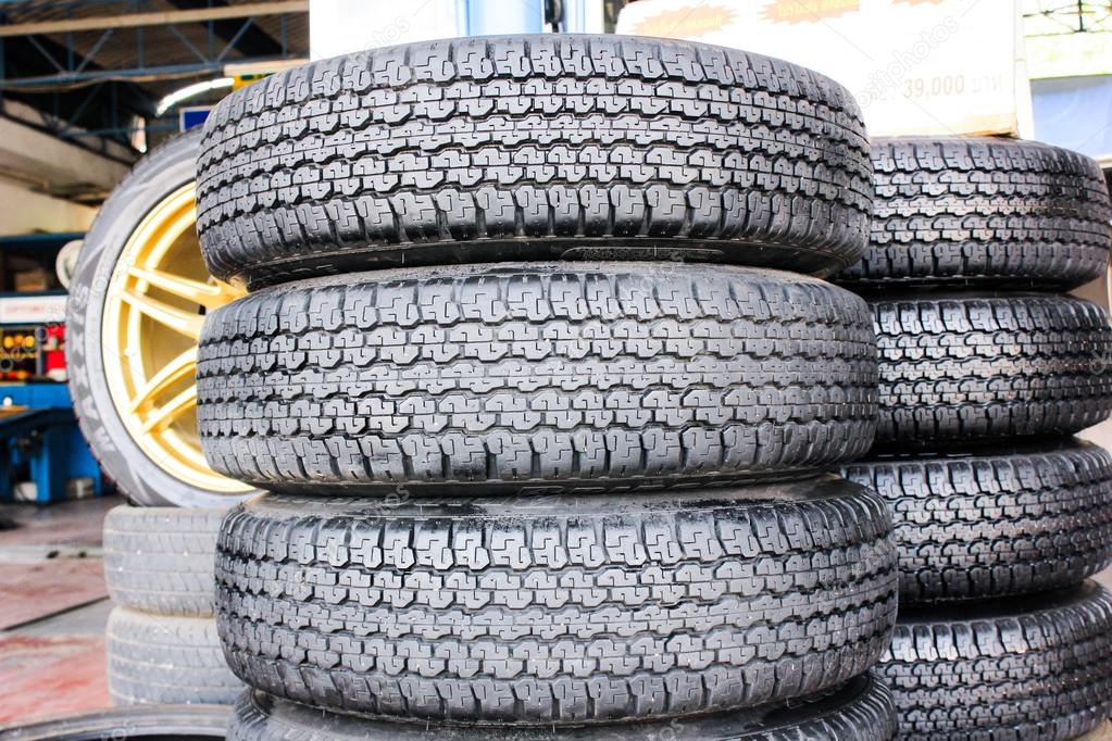 Tire auto car with texture pattern and steel great plate wheel — Stock ...