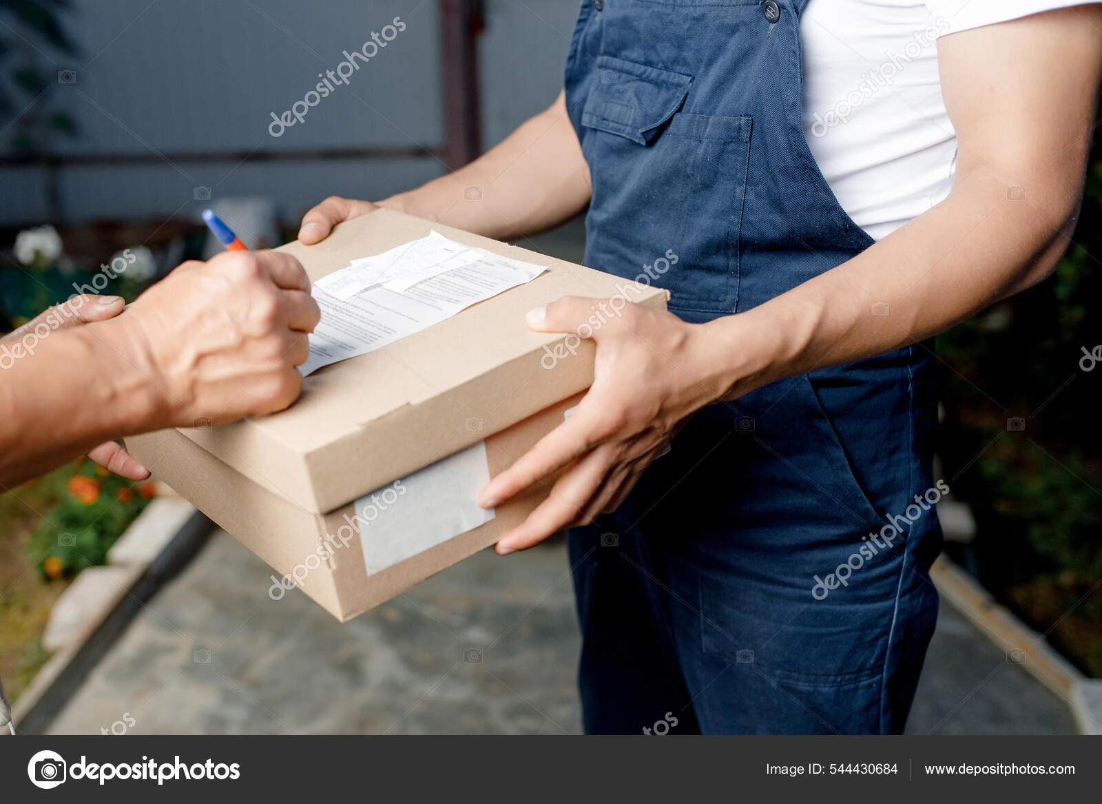 Client's Signature Clipboard Receiving Parcel Professional Courier Home ...