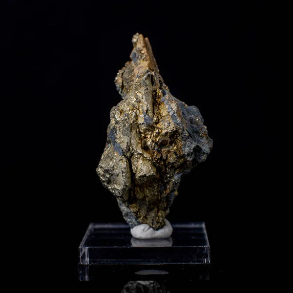 La pirita mineral o pirita de hierro, también conocida como oro de ...
