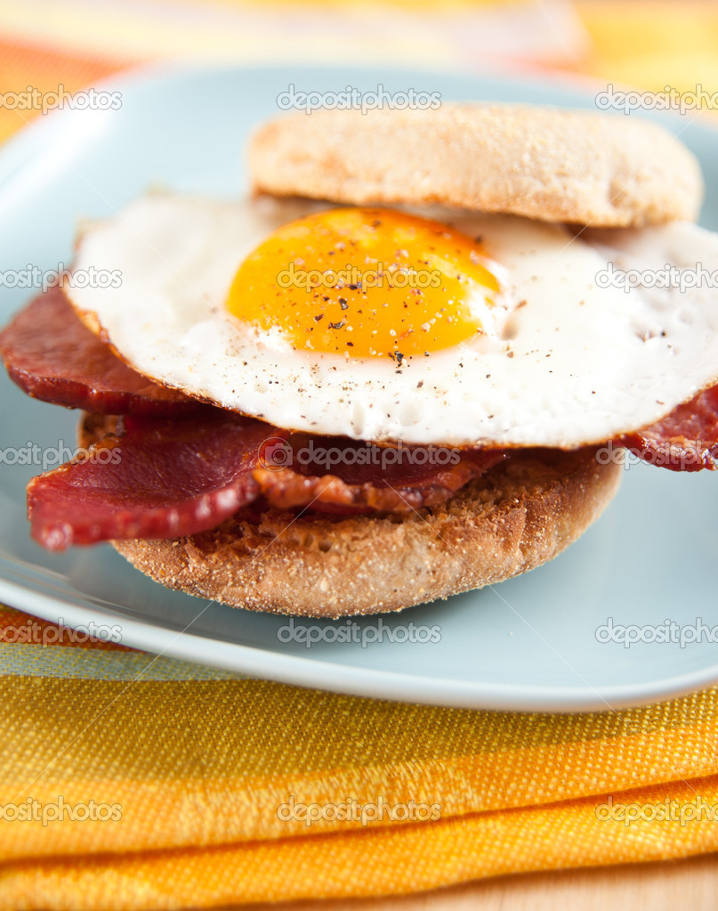 Canadian Bacon, Freshly Fried Egg and English Muffin Morning Sandwich ...