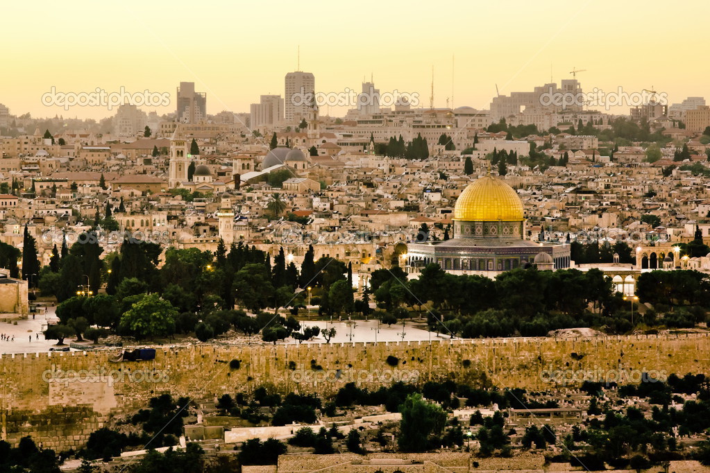 Mesquita do califa omar (cúpula da rocha) em Jerusalém ao pôr do sol ...