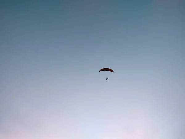 Cielo volando fotos de stock, imágenes de Cielo volando sin royalties ...