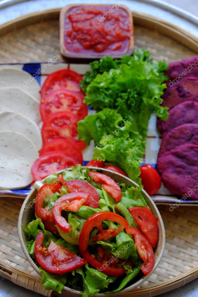 Increíble colorido alimento de materia prima para hamburguesa vegana de ...