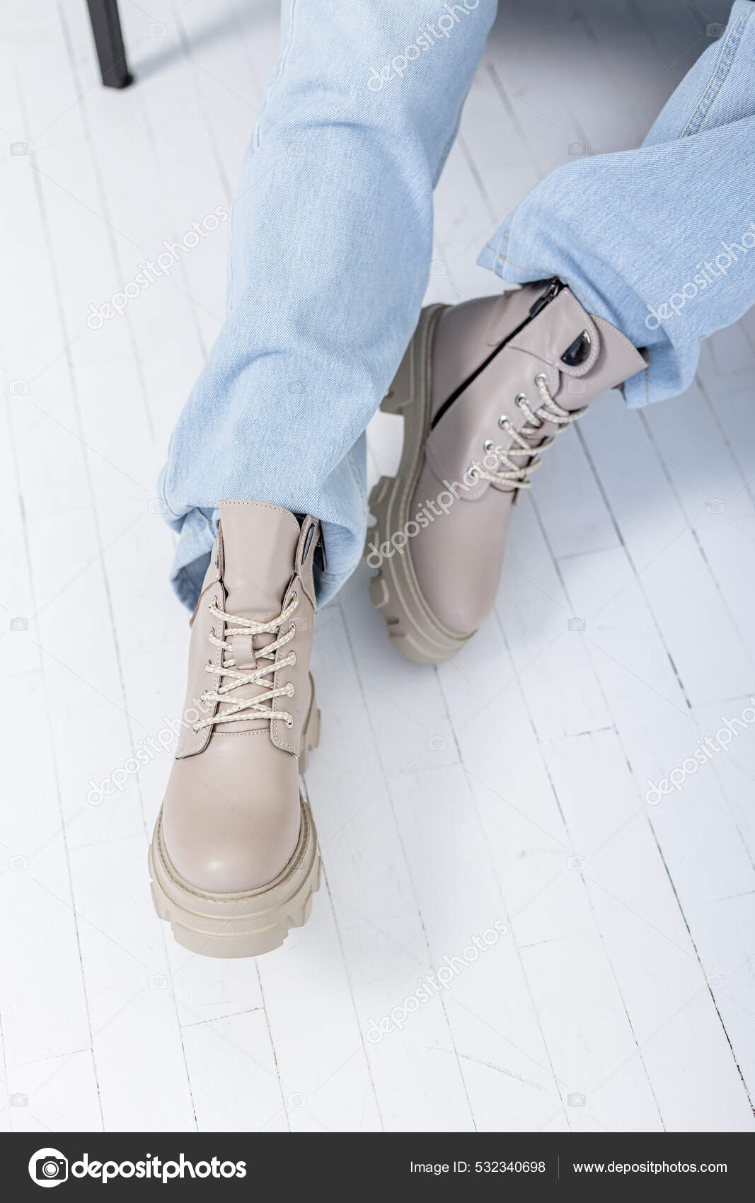 Hermosas Piernas Femeninas Botas Cuero Jeans Patas Femeninas Botas Moda ...