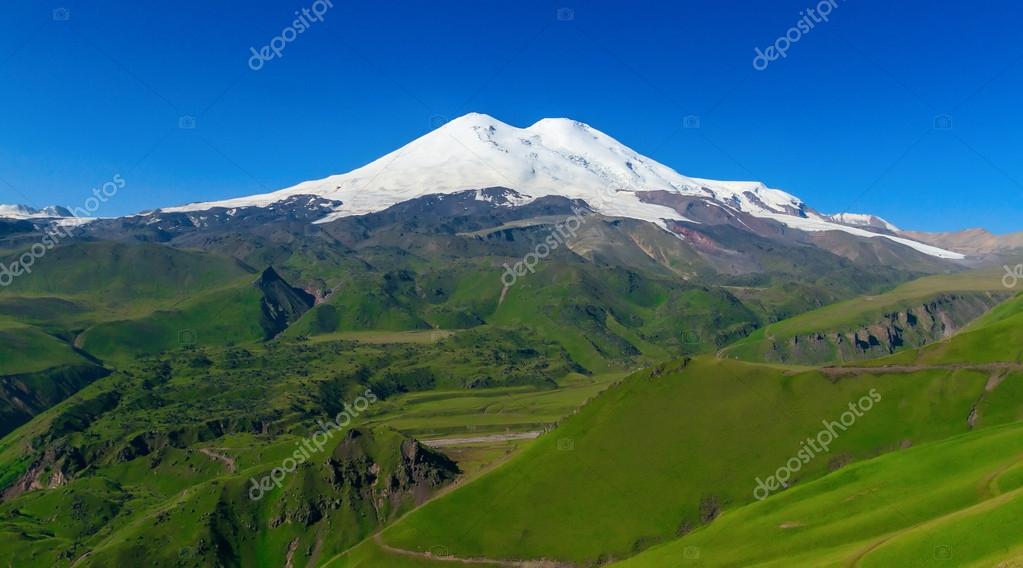 de Elbroes, Rusland — Stockfoto © Remains #31104779