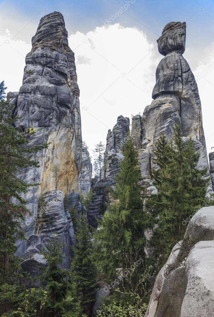 Espectacular Rocas en forma humana en Rock City Ardspach en Czech Re ...