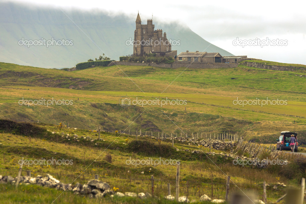 Classiebawn Castle Mullaghmore — Stock Editorial Photo © boydriessen ...