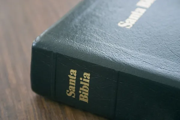 Spanish bible Stock Photos, Royalty Free Spanish bible Images ...