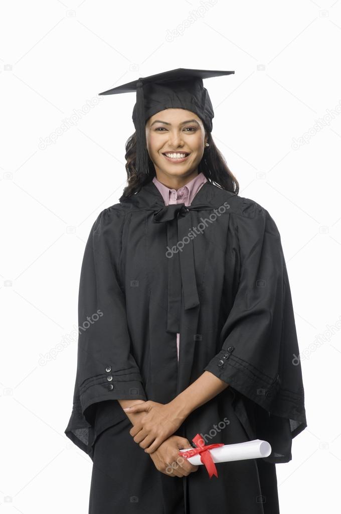 Graduada con su diploma 2024