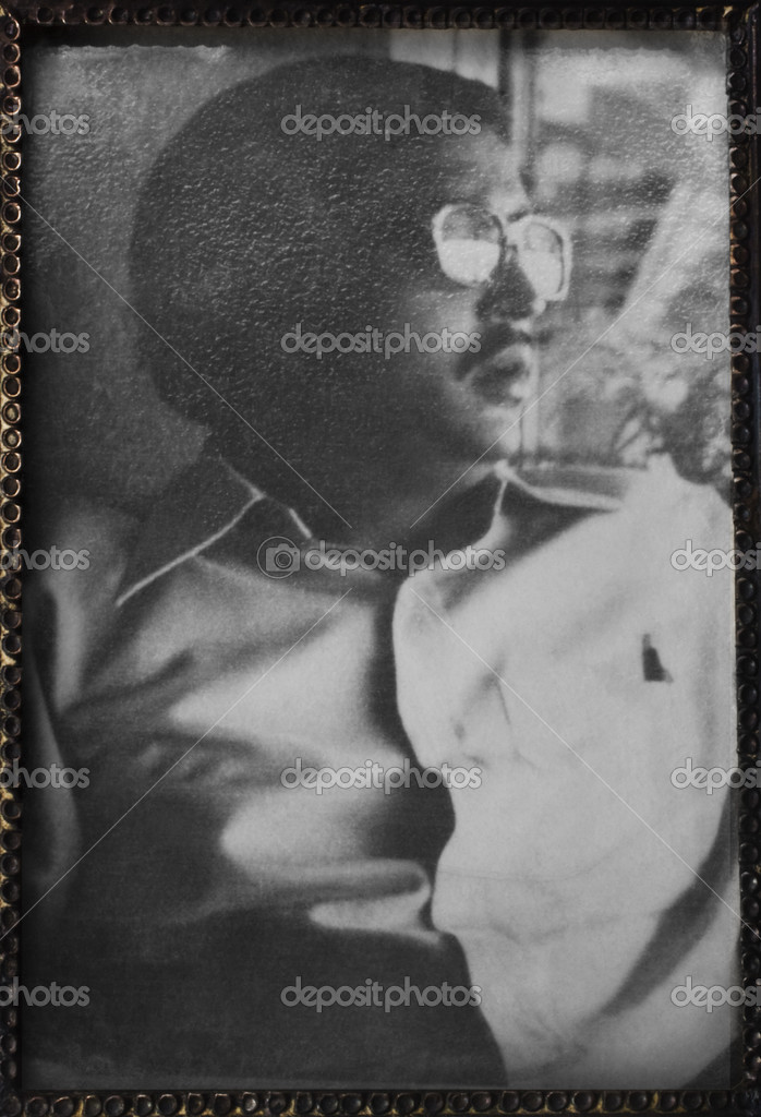 Man in picture frame – Stock Editorial Photo © imagedb_seller #32997593
