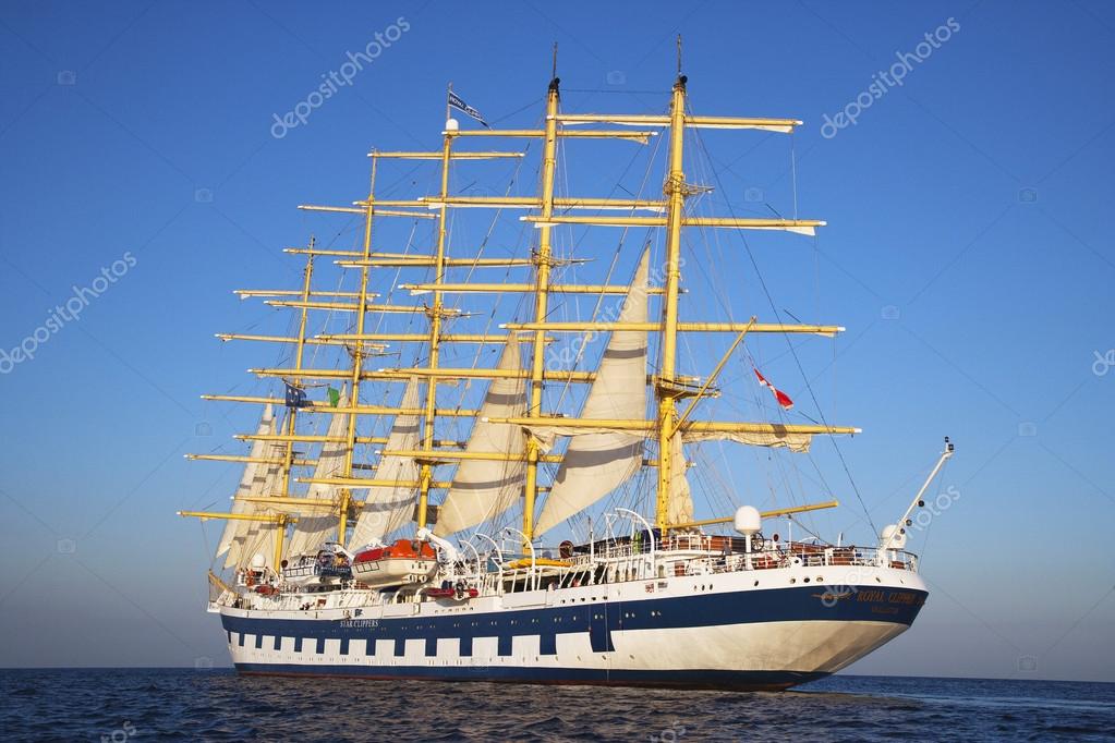 Clipper ship in a sea Stock Photo by ©imagedb_seller 33106651