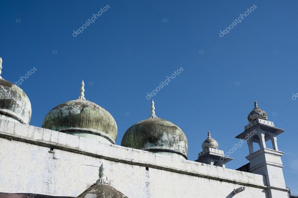 Domes of a mosque Stock Photo by ©imagedb_seller 33274009