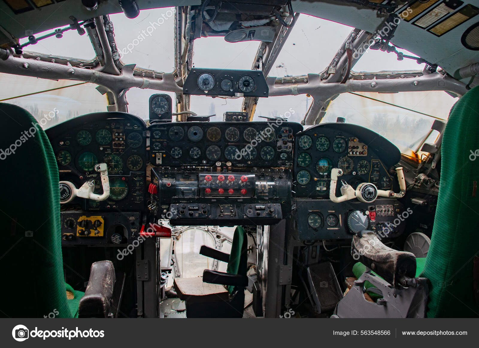 Tu 114 Cockpit