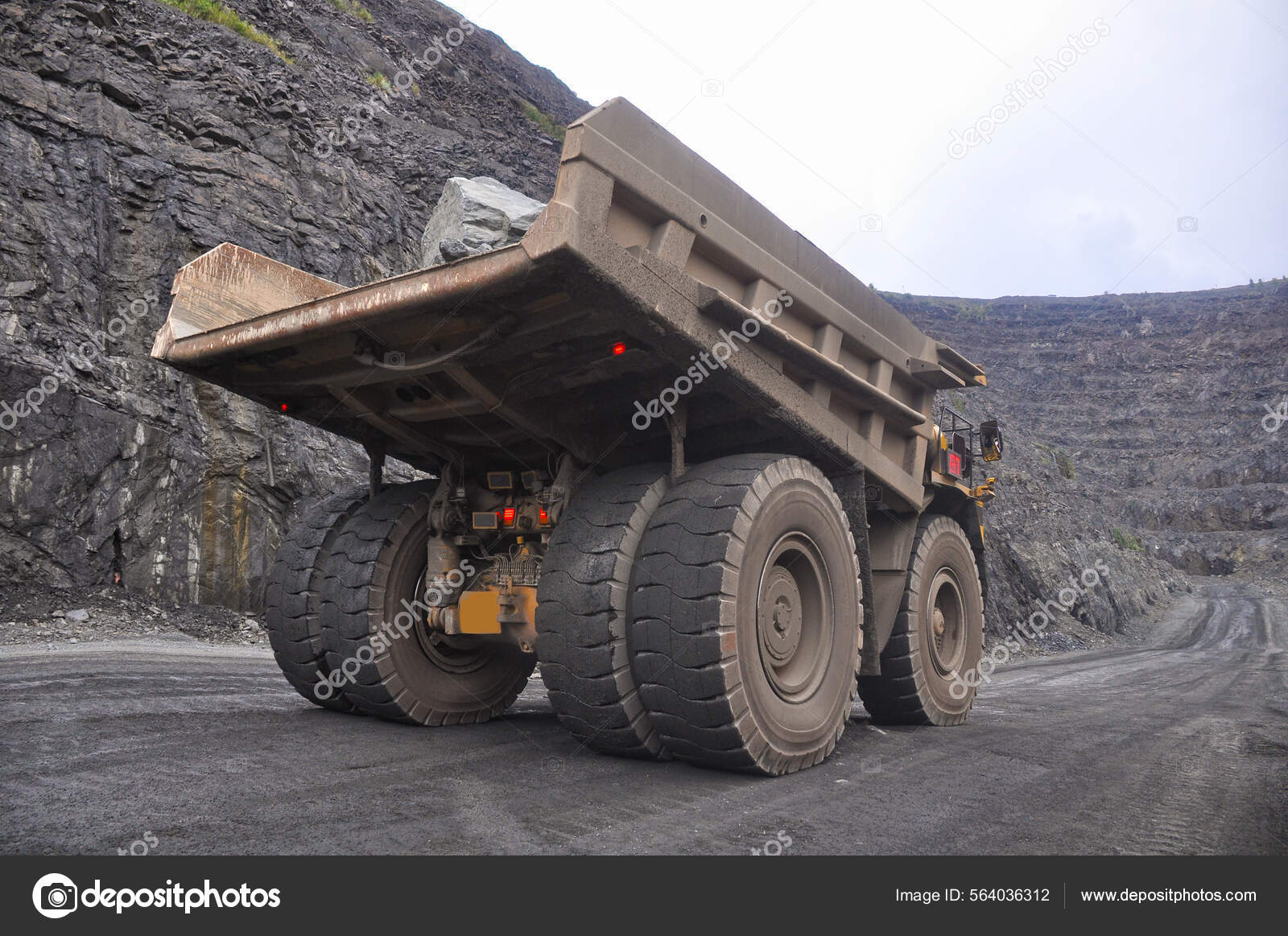 Work Heavy Quarry Dump Truck Iron Ore Quarry — Stock Photo © jeka111087 ...