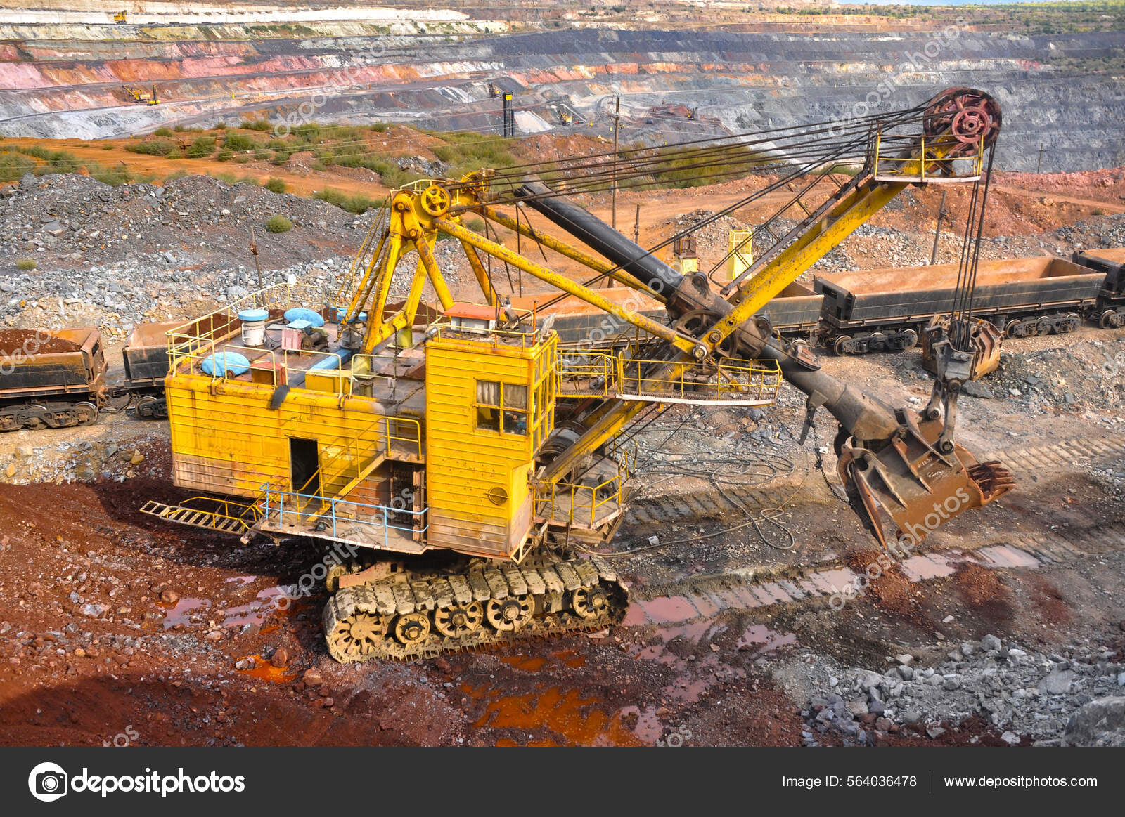 Loading Iron Ore Train Career Loading Overburden Train Quarry Stock ...