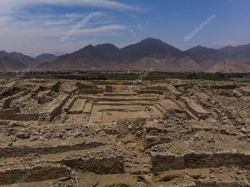 Ciudad Sagrada de Caral, es un sitio arqueológico ubicado en el valle de Supe, cerca de la ...