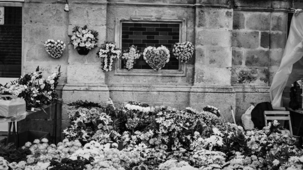 Fotos de Rouw begrafenis buitenkant, Imagens de Rouw begrafenis ...