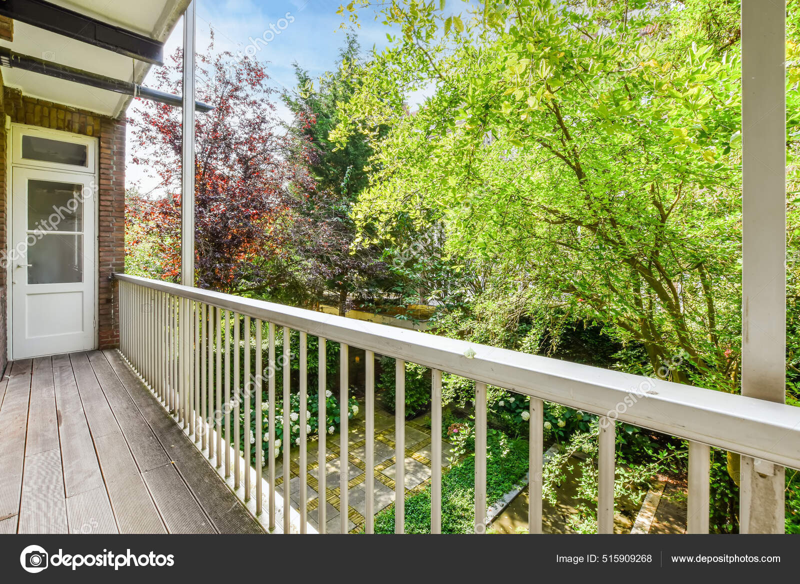 Beautiful House Balcony View Blooming Park — Stock Photo © Wirestock ...