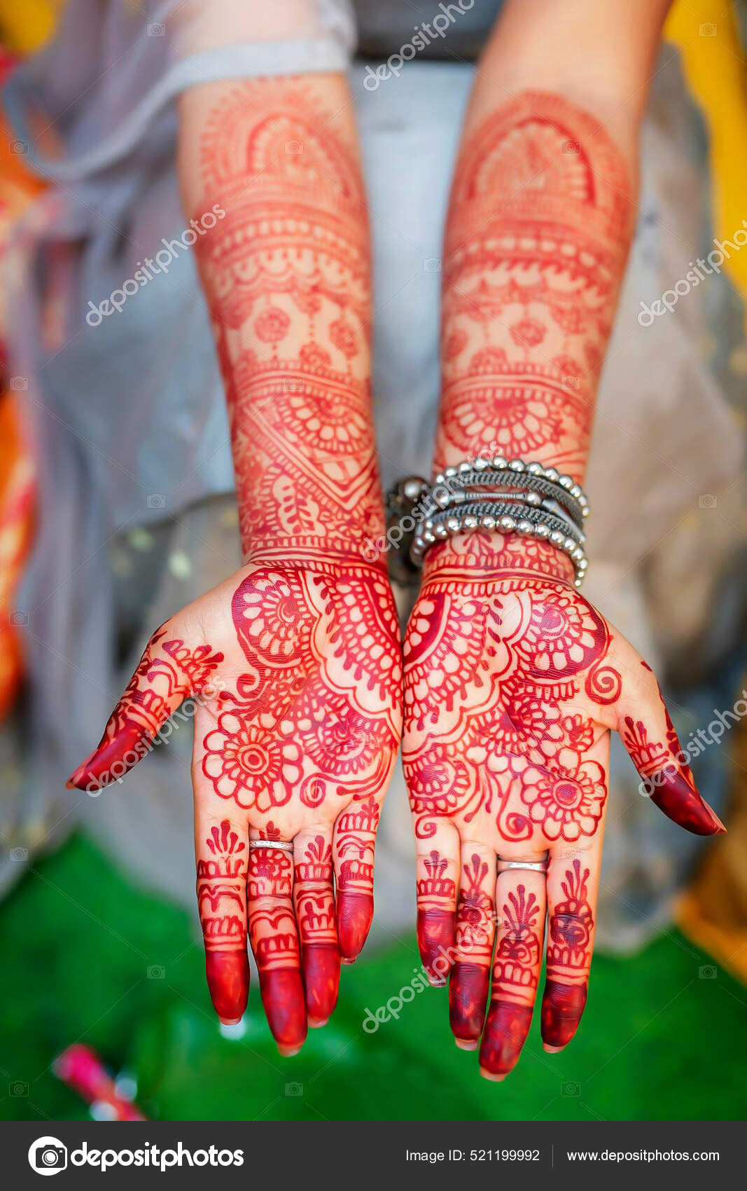 Indian Bride Showing Mehndi Design Wedding Celebration — Stock Photo ...