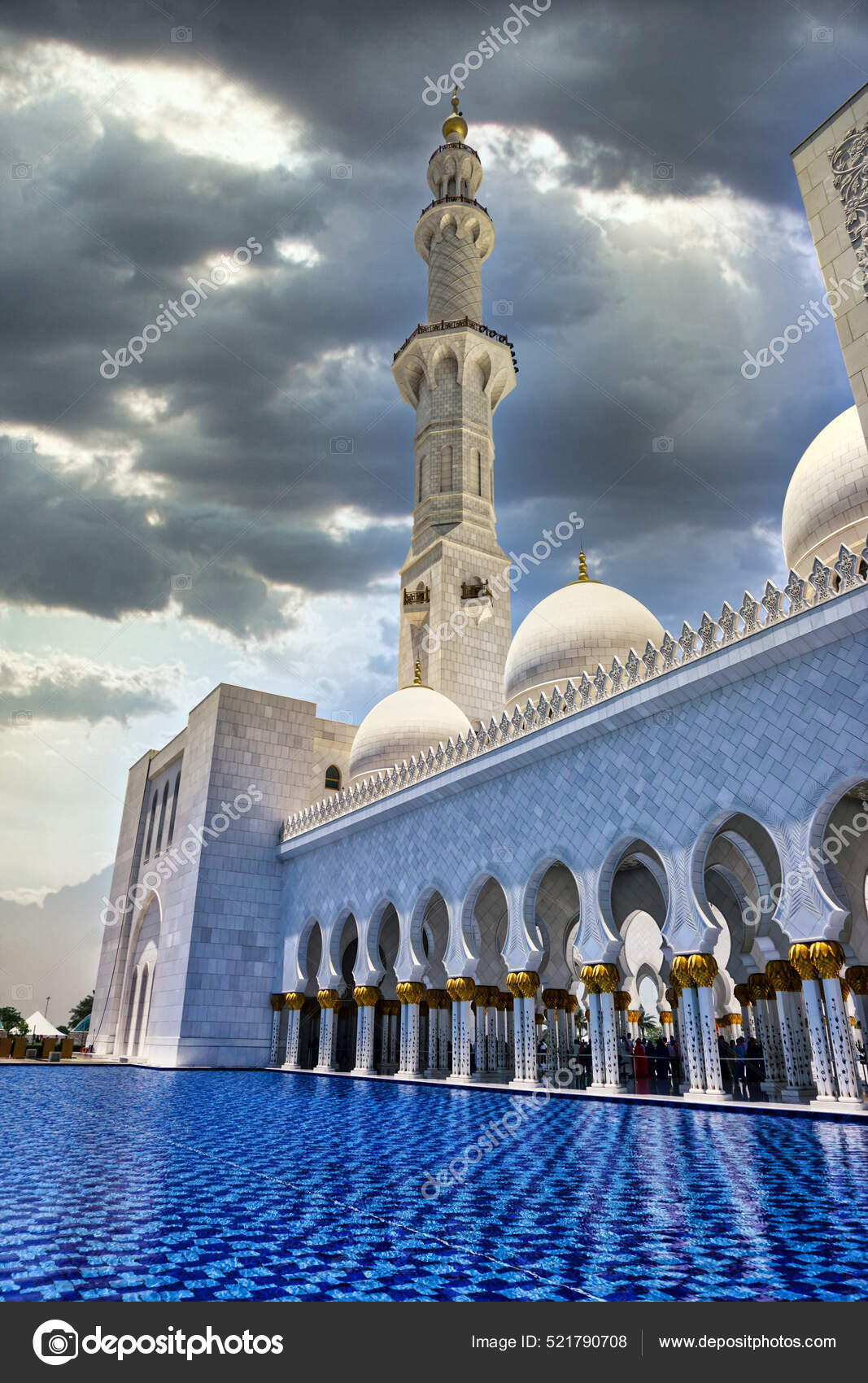 Vertical Shot Beautiful Sheikh Zayed Grand Mosque Abu Dhabi Gray ...