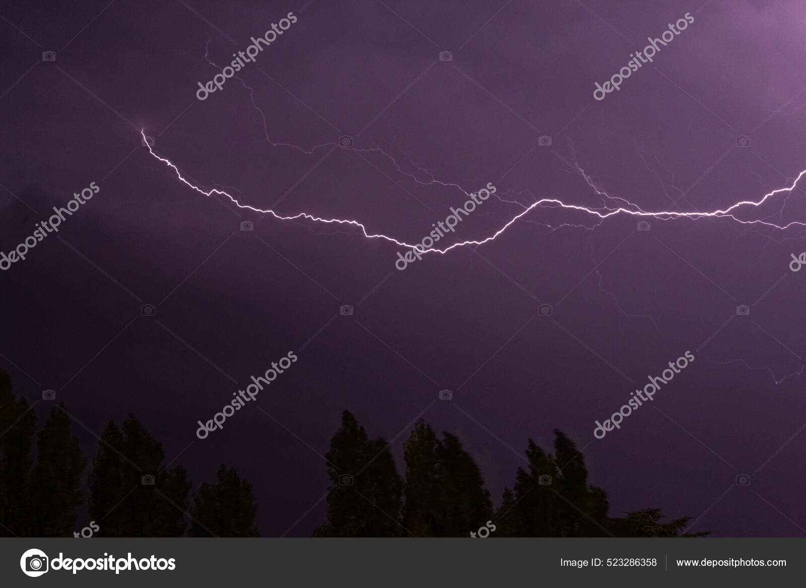 Beautiful Violet Lightning Night Sky — Stock Photo © Wirestock #523286358