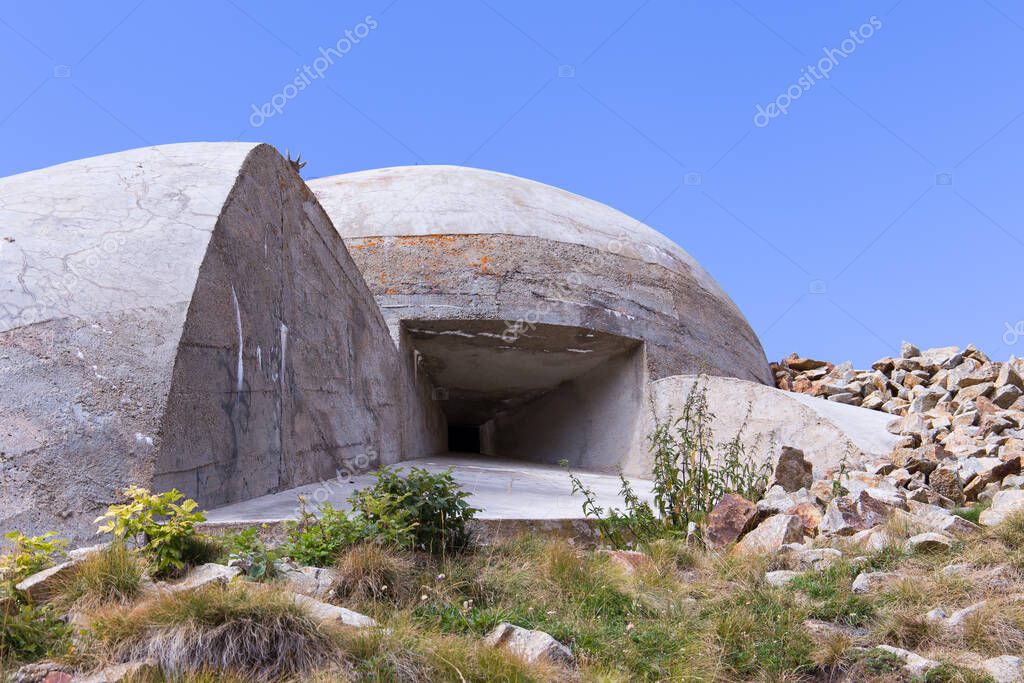 Antiguo búnker de la Segunda Guerra Mundial encontrado en los Alpes ...