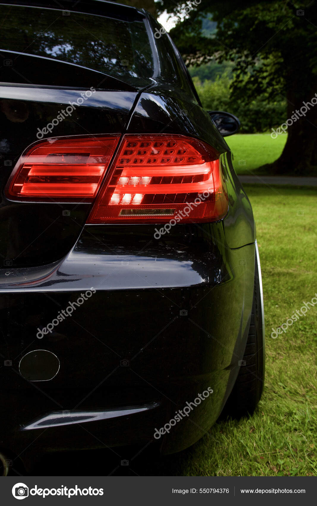 Red Car Lights Park — Stock Photo © Wirestock #550794376